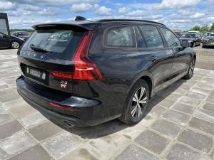 Black Volvo V60 2019 in Kaunas, with an engine capacity of 1.97 L and mileage of 303 thousand km for 8800 €, photo 6 on AUTOMOTO.COM.LV