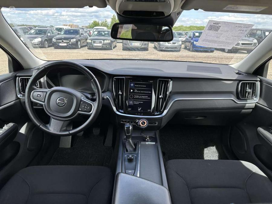 Black Volvo V60 2019 in Kaunas, with an engine capacity of 1.97 L and mileage of 303 thousand km for 8800 €, photo 10 on AUTOMOTO.COM.LV