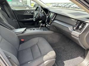 Black Volvo V60 2019 in Kaunas, with an engine capacity of 1.97 L and mileage of 303 thousand km for 8800 €, photo 14 on AUTOMOTO.COM.LV