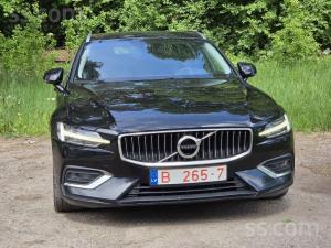 Black Volvo V60 2019 in Riga, with an engine capacity of 2.00 L and mileage of 0 thousand km for 13950 €, photo 3 on AUTOMOTO.COM.LV