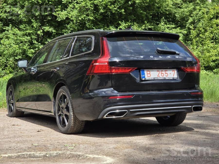 Black Volvo V60 2019 in Riga, with an engine capacity of 2.00 L and mileage of 0 thousand km for 13950 €, photo 18 on AUTOMOTO.COM.LV
