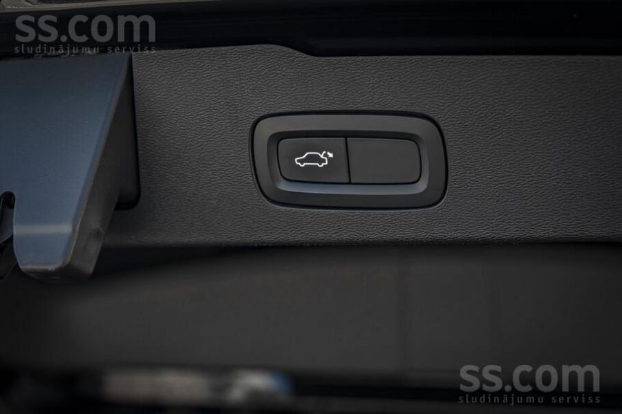 Melns Volvo V60 2019 Rīga, ar dzinēja tilpumu 2.00 L un nobraukumu 238 tūkst. km par 13990 €, foto 11 vietnē AUTOMOTO.COM.LV