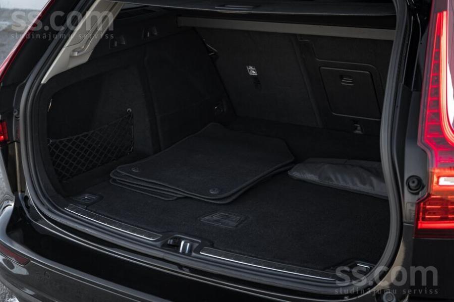 Melns Volvo V60 2019 Rīga, ar dzinēja tilpumu 2.00 L un nobraukumu 238 tūkst. km par 13990 €, foto 12 vietnē AUTOMOTO.COM.LV