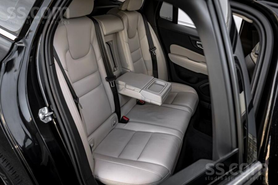 Melns Volvo V60 2019 Rīga, ar dzinēja tilpumu 2.00 L un nobraukumu 238 tūkst. km par 13990 €, foto 16 vietnē AUTOMOTO.COM.LV