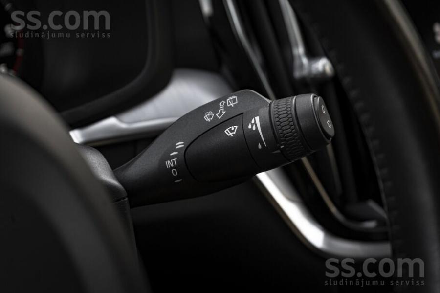 Melns Volvo V60 2019 Rīga, ar dzinēja tilpumu 2.00 L un nobraukumu 238 tūkst. km par 13990 €, foto 23 vietnē AUTOMOTO.COM.LV