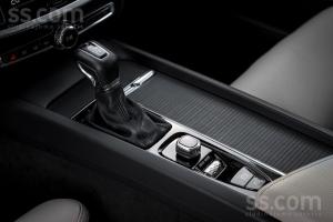 Melns Volvo V60 2019 Rīga, ar dzinēja tilpumu 2.00 L un nobraukumu 238 tūkst. km par 13990 €, foto 24 vietnē AUTOMOTO.COM.LV