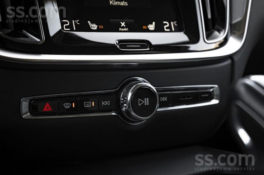 Melns Volvo V60 2019 Rīga, ar dzinēja tilpumu 2.00 L un nobraukumu 238 tūkst. km par 13990 €, foto 25 vietnē AUTOMOTO.COM.LV