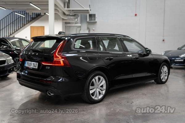 Melns Volvo V60 2019 Tallina, ar dzinēja tilpumu 2.00 L un nobraukumu 178 tūkst. km par 15990 €, foto 7 vietnē AUTOMOTO.COM.LV