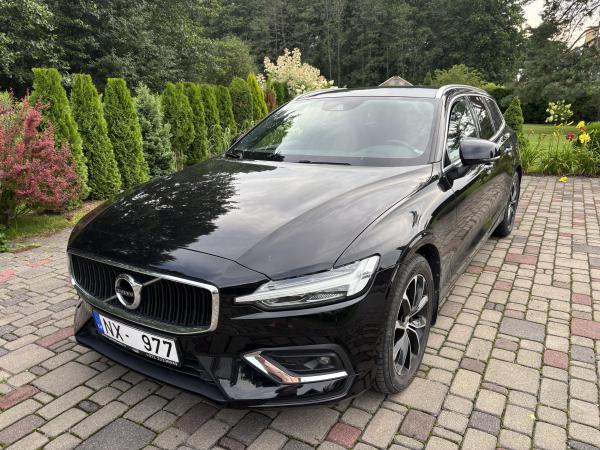 Melns Volvo V60 2019 Rīga, ar dzinēja tilpumu 2.00 L un nobraukumu 236 tūkst. km par 15300 €, foto 2 vietnē AUTOMOTO.COM.LV
