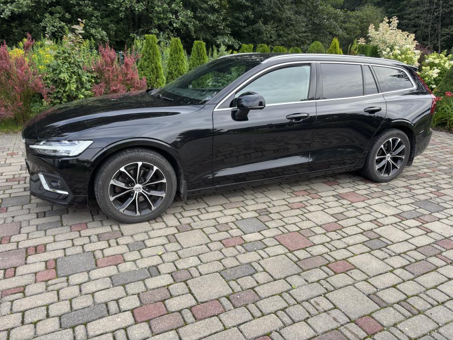 Melns Volvo V60 2019 Rīga, ar dzinēja tilpumu 2.00 L un nobraukumu 236 tūkst. km par 15300 €, foto 4 vietnē AUTOMOTO.COM.LV