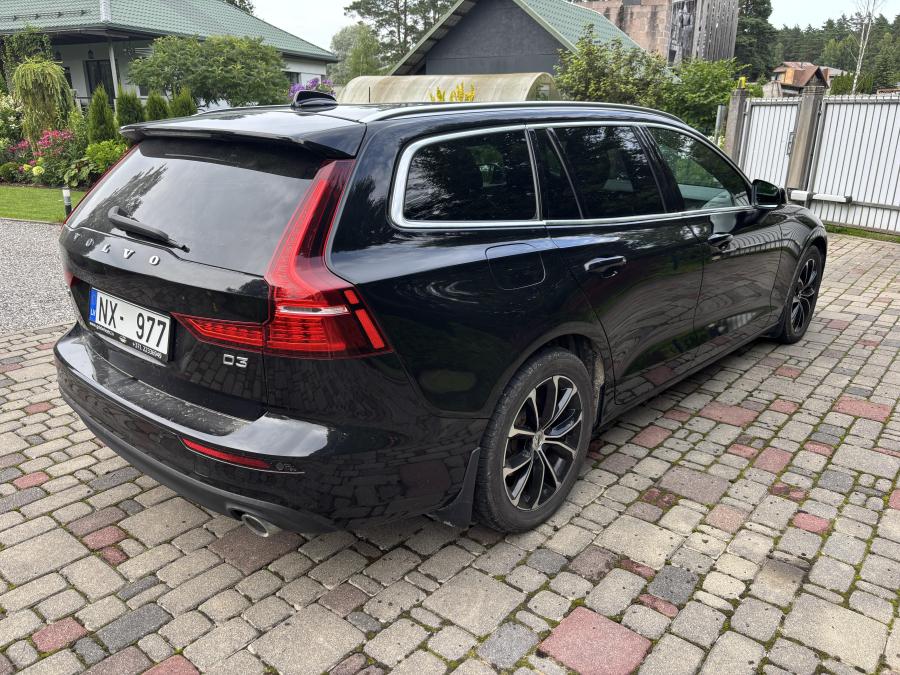 Melns Volvo V60 2019 Rīga, ar dzinēja tilpumu 2.00 L un nobraukumu 236 tūkst. km par 15300 €, foto 6 vietnē AUTOMOTO.COM.LV