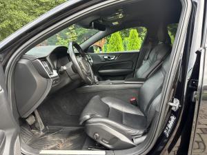 Melns Volvo V60 2019 Rīga, ar dzinēja tilpumu 2.00 L un nobraukumu 236 tūkst. km par 15300 €, foto 8 vietnē AUTOMOTO.COM.LV