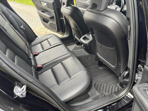 Melns Volvo V60 2019 Rīga, ar dzinēja tilpumu 2.00 L un nobraukumu 236 tūkst. km par 15300 €, foto 9 vietnē AUTOMOTO.COM.LV