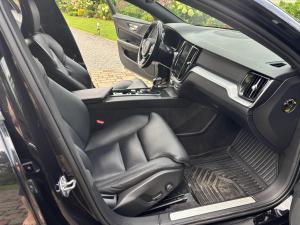 Melns Volvo V60 2019 Rīga, ar dzinēja tilpumu 2.00 L un nobraukumu 236 tūkst. km par 15300 €, foto 11 vietnē AUTOMOTO.COM.LV