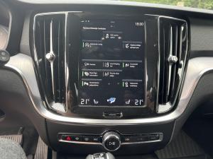 Melns Volvo V60 2019 Rīga, ar dzinēja tilpumu 2.00 L un nobraukumu 236 tūkst. km par 15300 €, foto 16 vietnē AUTOMOTO.COM.LV