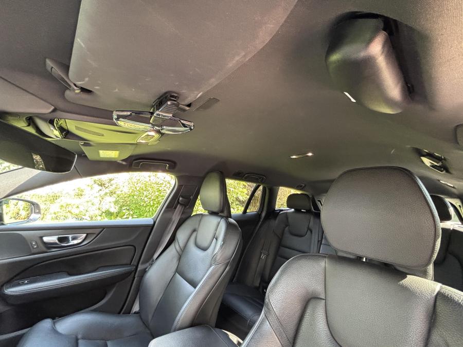 Melns Volvo V60 2019 Rīga, ar dzinēja tilpumu 2.00 L un nobraukumu 236 tūkst. km par 15300 €, foto 22 vietnē AUTOMOTO.COM.LV