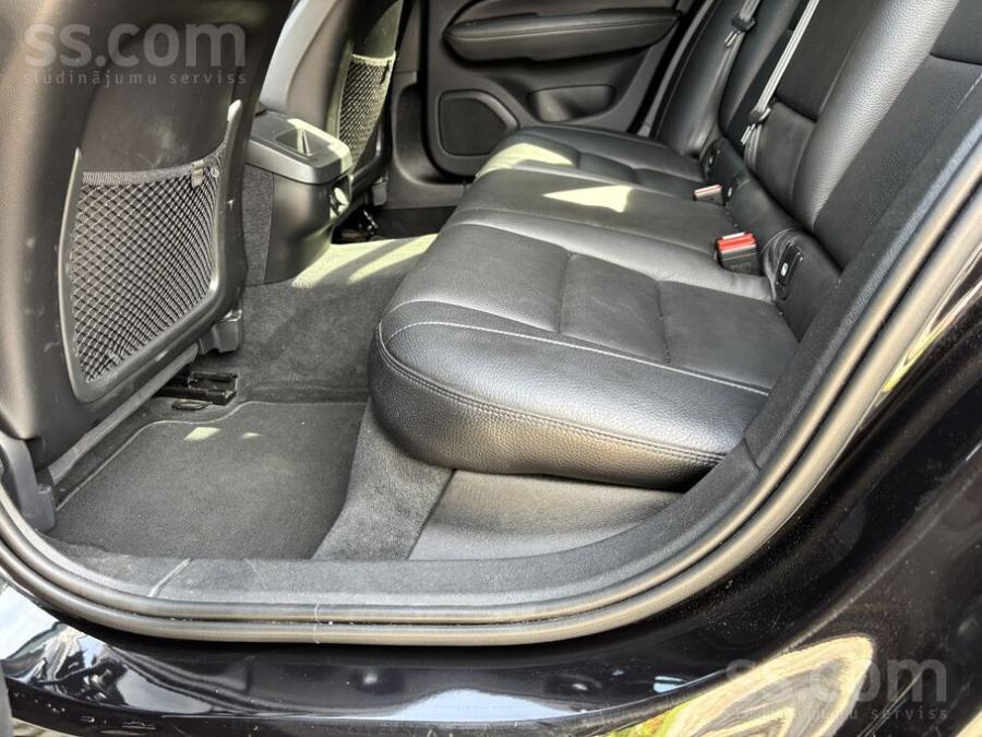 Melns Volvo V60 2019 Rīga, ar dzinēja tilpumu 2.00 L un nobraukumu 236 tūkst. km par 15300 €, foto 12 vietnē AUTOMOTO.COM.LV