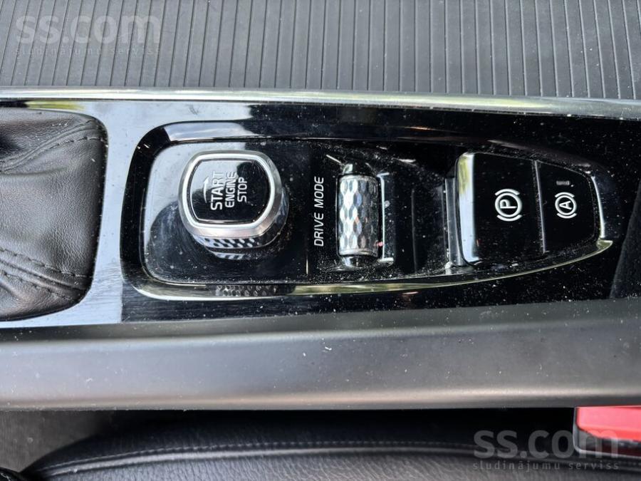 Melns Volvo V60 2019 Rīga, ar dzinēja tilpumu 2.00 L un nobraukumu 236 tūkst. km par 15300 €, foto 14 vietnē AUTOMOTO.COM.LV