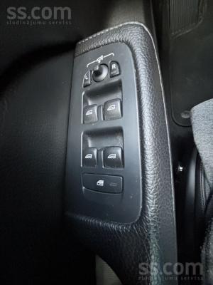 Melns Volvo V60 2019 Rīga, ar dzinēja tilpumu 2.00 L un nobraukumu 236 tūkst. km par 15300 €, foto 17 vietnē AUTOMOTO.COM.LV