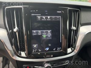 Melns Volvo V60 2019 Rīga, ar dzinēja tilpumu 2.00 L un nobraukumu 236 tūkst. km par 15300 €, foto 18 vietnē AUTOMOTO.COM.LV