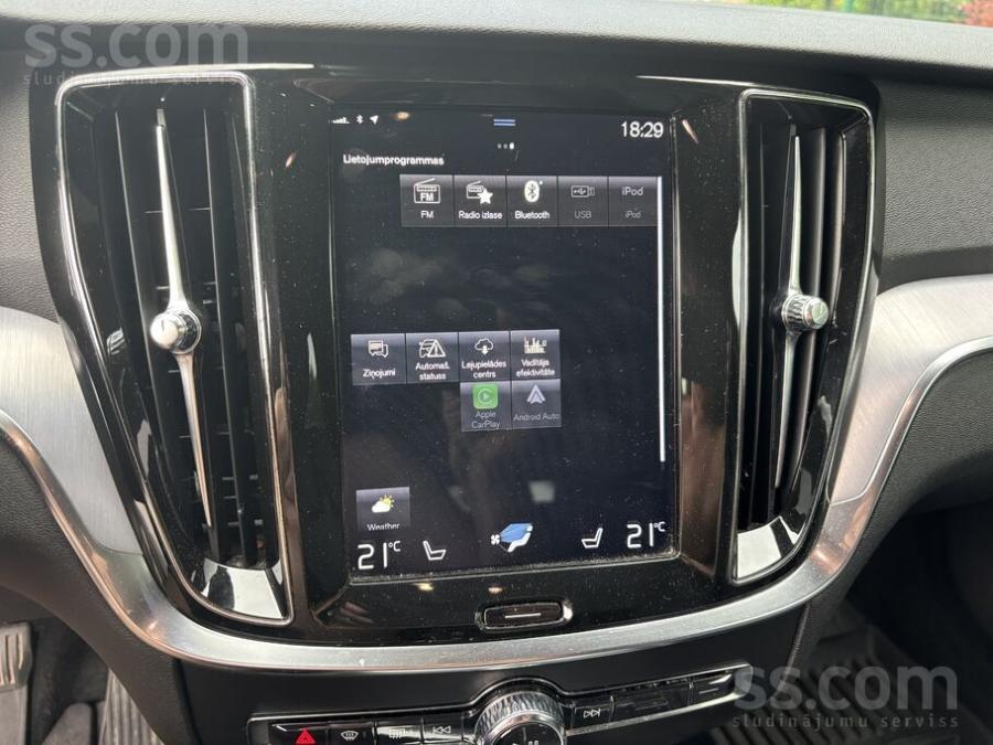 Melns Volvo V60 2019 Rīga, ar dzinēja tilpumu 2.00 L un nobraukumu 236 tūkst. km par 15300 €, foto 18 vietnē AUTOMOTO.COM.LV