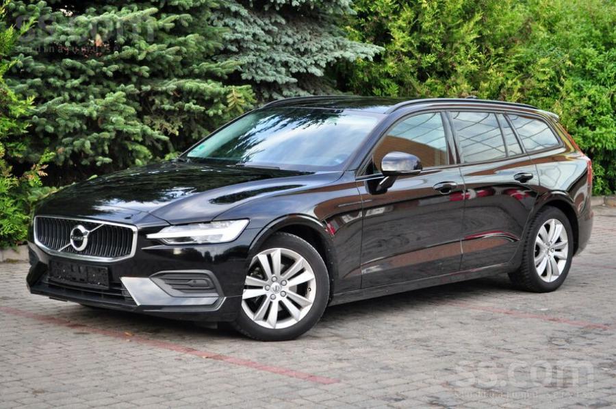 Black Volvo V60 2019 in Tukums, with an engine capacity of 2.00 L and mileage of 303 thousand km for 11700 €, photo 3 on AUTOMOTO.COM.LV
