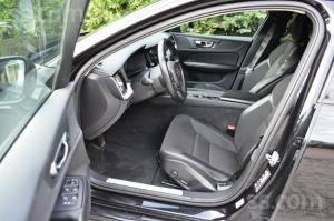 Black Volvo V60 2019 in Tukums, with an engine capacity of 2.00 L and mileage of 303 thousand km for 11700 €, photo 7 on AUTOMOTO.COM.LV