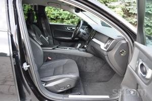 Black Volvo V60 2019 in Tukums, with an engine capacity of 2.00 L and mileage of 303 thousand km for 11700 €, photo 8 on AUTOMOTO.COM.LV