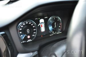 Black Volvo V60 2019 in Tukums, with an engine capacity of 2.00 L and mileage of 303 thousand km for 11700 €, photo 10 on AUTOMOTO.COM.LV