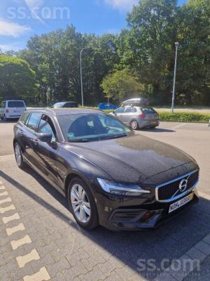 Black Volvo V60 2019 in Tukums, with an engine capacity of 2.00 L and mileage of 303 thousand km for 11700 €, photo 13 on AUTOMOTO.COM.LV