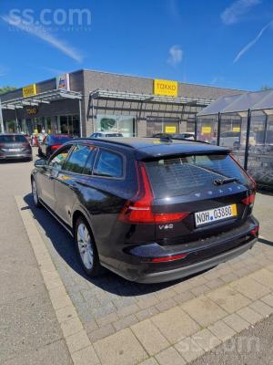 Black Volvo V60 2019 in Tukums, with an engine capacity of 2.00 L and mileage of 303 thousand km for 11700 €, photo 14 on AUTOMOTO.COM.LV