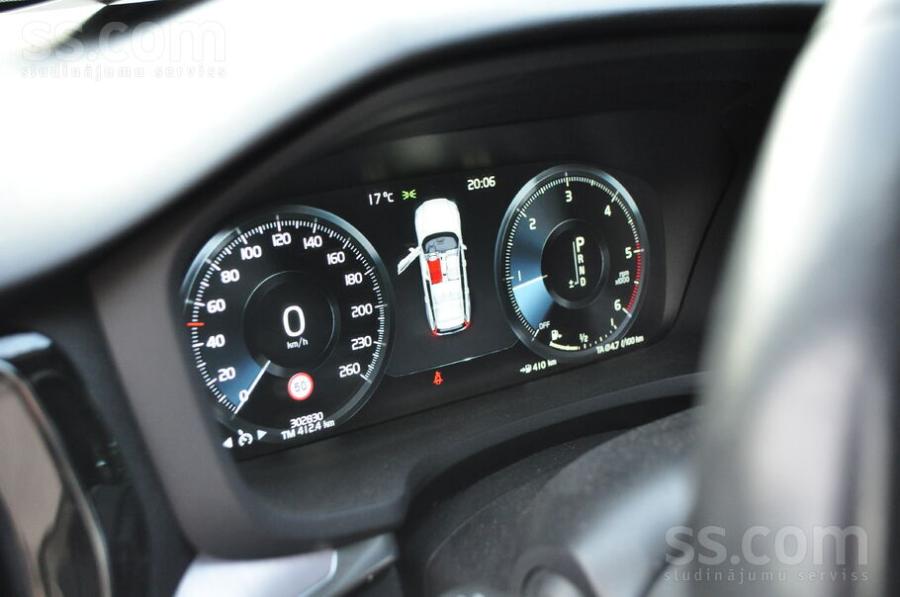 Black Volvo V60 2019 in Tukums, with an engine capacity of 2.00 L and mileage of 303 thousand km for 11500 €, photo 10 on AUTOMOTO.COM.LV