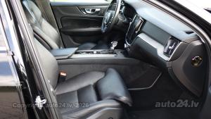 Black Volvo V60 2019 in Tartu, with an engine capacity of 2.00 L and mileage of 203 thousand km for 15950 €, photo 3 on AUTOMOTO.COM.LV