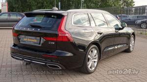 Black Volvo V60 2019 in Tartu, with an engine capacity of 2.00 L and mileage of 203 thousand km for 15950 €, photo 7 on AUTOMOTO.COM.LV