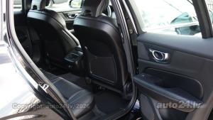 Black Volvo V60 2019 in Tartu, with an engine capacity of 2.00 L and mileage of 203 thousand km for 15950 €, photo 11 on AUTOMOTO.COM.LV