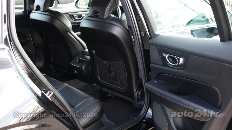 Black Volvo V60 2019 in Tartu, with an engine capacity of 2.00 L and mileage of 203 thousand km for 15950 €, photo 11 on AUTOMOTO.COM.LV
