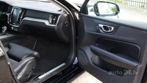 Black Volvo V60 2019 in Tartu, with an engine capacity of 2.00 L and mileage of 203 thousand km for 15950 €, photo 12 on AUTOMOTO.COM.LV