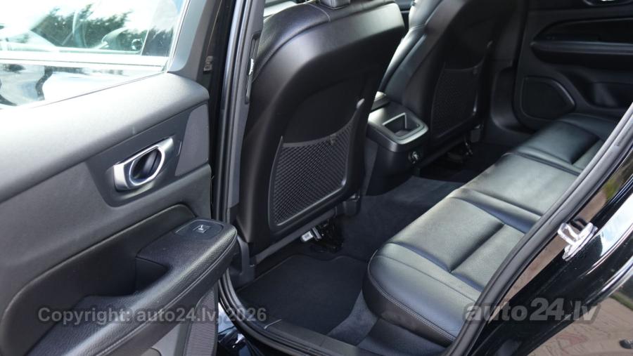 Black Volvo V60 2019 in Tartu, with an engine capacity of 2.00 L and mileage of 203 thousand km for 15950 €, photo 14 on AUTOMOTO.COM.LV