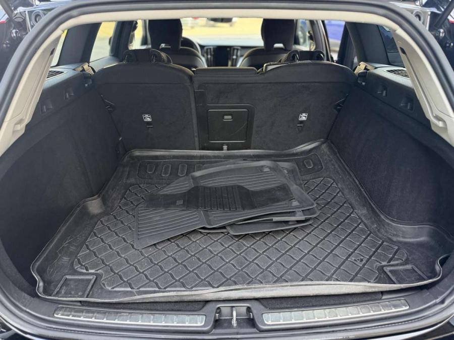 Melns Volvo V60 2019 Kauņa, ar dzinēja tilpumu 1.97 L un nobraukumu 281 tūkst. km par 11650 €, foto 18 vietnē AUTOMOTO.COM.LV