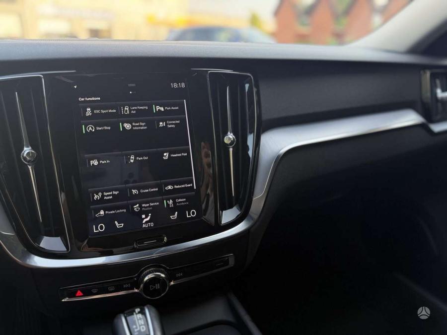Melns Volvo V60 2019 Kauņa, ar dzinēja tilpumu 1.97 L un nobraukumu 281 tūkst. km par 11650 €, foto 21 vietnē AUTOMOTO.COM.LV