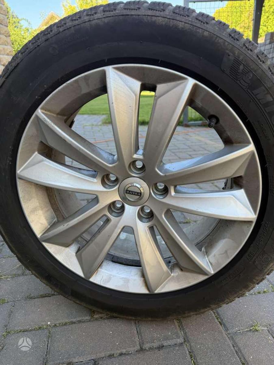 Melns Volvo V60 2019 Kauņa, ar dzinēja tilpumu 1.97 L un nobraukumu 281 tūkst. km par 11650 €, foto 22 vietnē AUTOMOTO.COM.LV