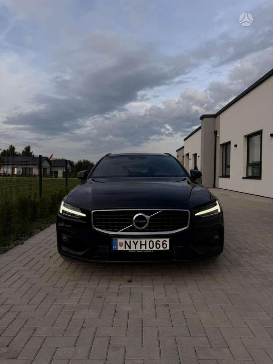 Melns Volvo V60 2019 Klaipėda, ar dzinēja tilpumu 1.97 L un nobraukumu 299 tūkst. km par 12800 €, foto 1 vietnē AUTOMOTO.COM.LV