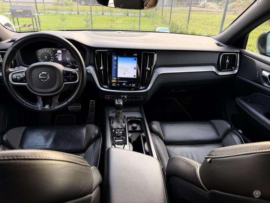 Melns Volvo V60 2019 Klaipėda, ar dzinēja tilpumu 1.97 L un nobraukumu 299 tūkst. km par 12800 €, foto 8 vietnē AUTOMOTO.COM.LV