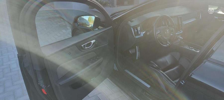 Melns Volvo V60 2019 Klaipėda, ar dzinēja tilpumu 1.97 L un nobraukumu 299 tūkst. km par 12800 €, foto 9 vietnē AUTOMOTO.COM.LV
