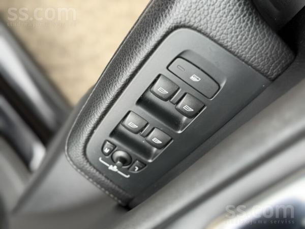 Melns Volvo V60 2019 Rīga, ar dzinēja tilpumu 2.00 L un nobraukumu 237 tūkst. km par 13990 €, foto 6 vietnē AUTOMOTO.COM.LV