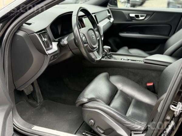 Melns Volvo V60 2019 Rīga, ar dzinēja tilpumu 2.00 L un nobraukumu 237 tūkst. km par 13990 €, foto 7 vietnē AUTOMOTO.COM.LV