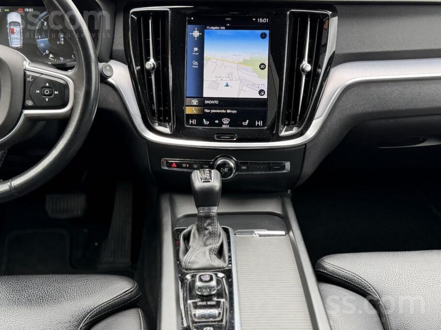Melns Volvo V60 2019 Rīga, ar dzinēja tilpumu 2.00 L un nobraukumu 237 tūkst. km par 13990 €, foto 8 vietnē AUTOMOTO.COM.LV