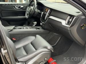 Melns Volvo V60 2019 Rīga, ar dzinēja tilpumu 2.00 L un nobraukumu 237 tūkst. km par 13990 €, foto 12 vietnē AUTOMOTO.COM.LV