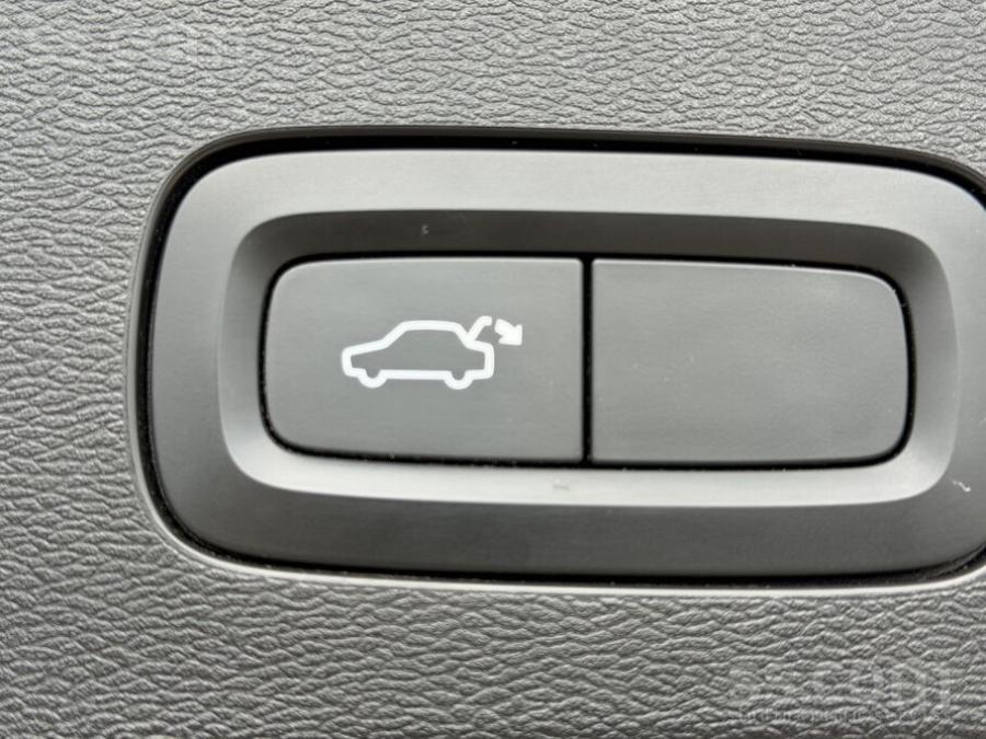 Melns Volvo V60 2019 Rīga, ar dzinēja tilpumu 2.00 L un nobraukumu 237 tūkst. km par 13990 €, foto 15 vietnē AUTOMOTO.COM.LV