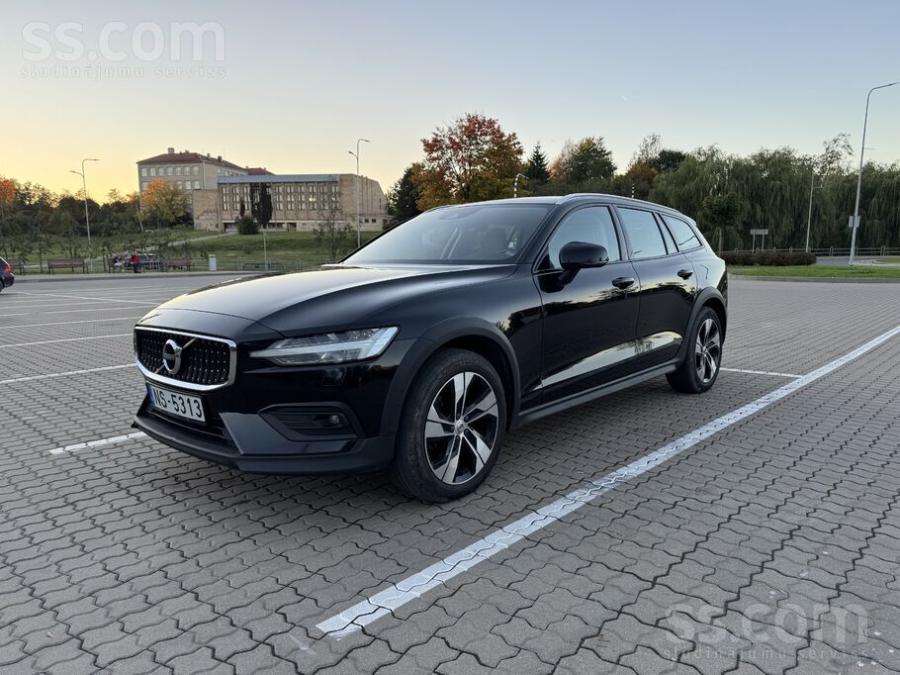 Черный Вольво B60 2019 в Салдус, объемом двигателя 2.00 л и пробегом 242 тыс. км за 18900 €, фото 1 на AUTOMOTO.COM.LV